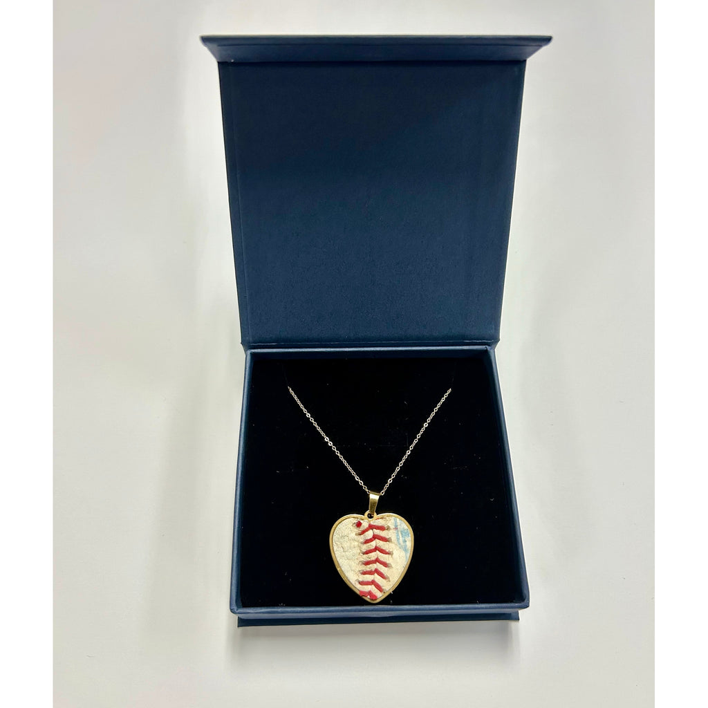 Baseball Seam Gold Heart Pendant Necklace – CARDIACS Sports & Memorabilia